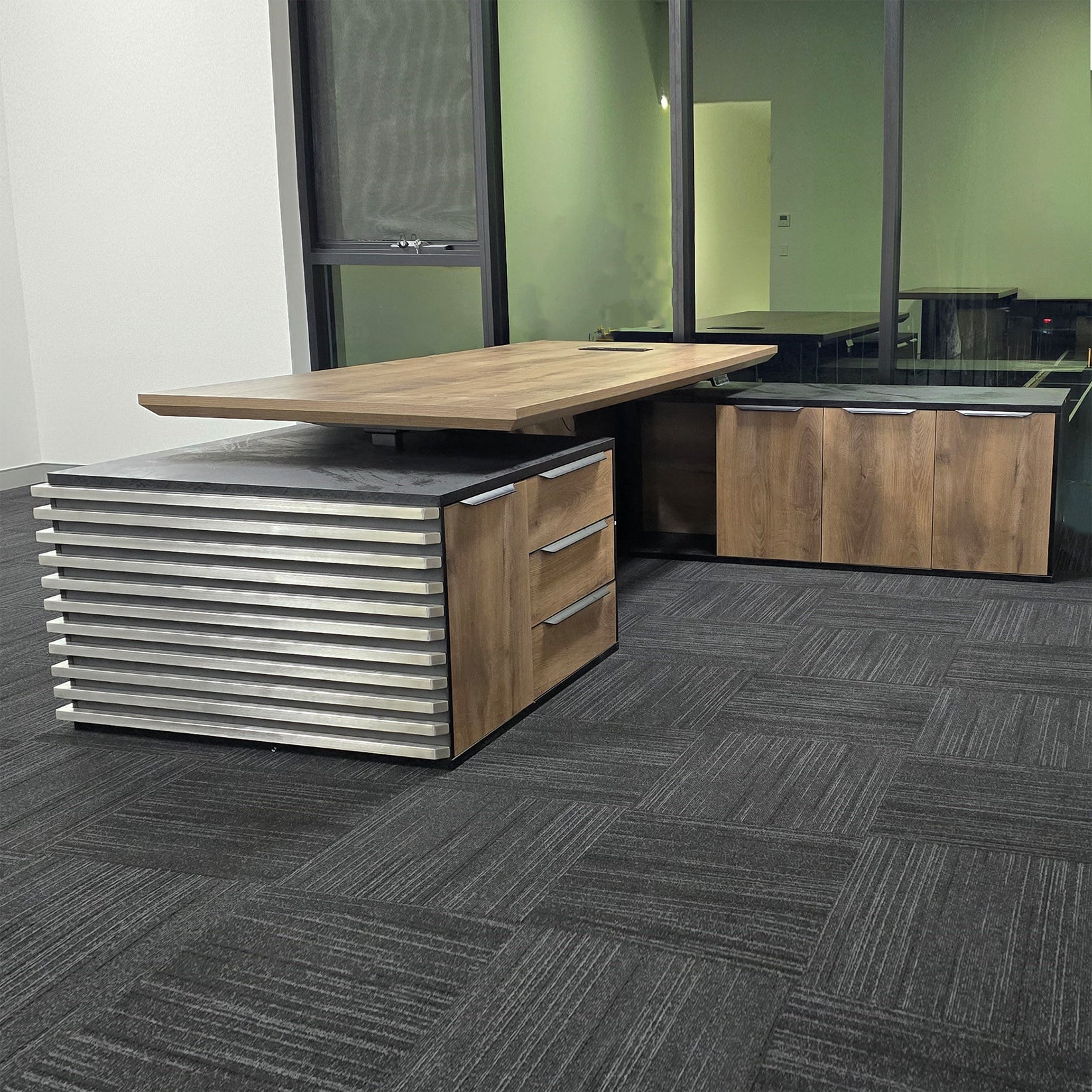 PHOENIX Executive Desk with Right Return 2.8M - Warm Oak & Black ...